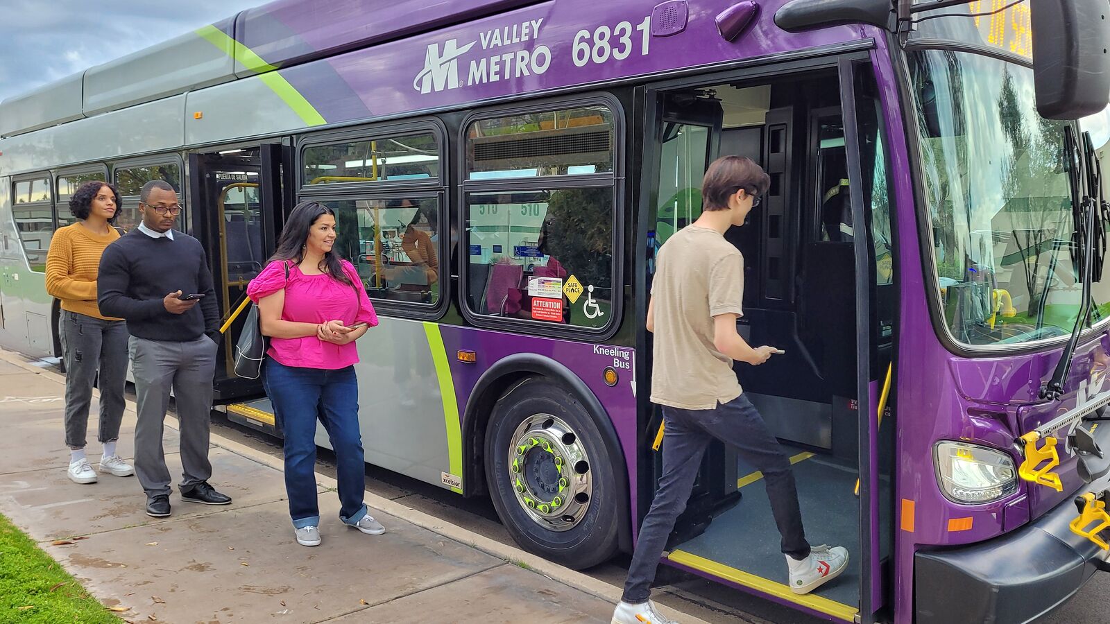 Valley Metro awarded $18.6 million federal grant for bus fleet to ...