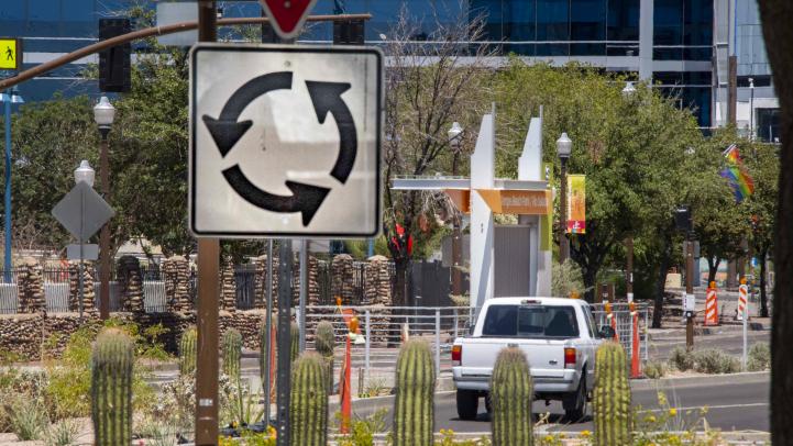 Streetcar station: Beach Park and Rio Salado Parkway